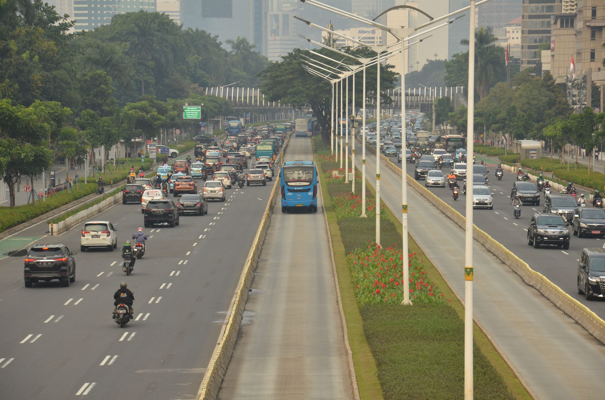 Transportasi Umum Solusi Atasi Kemacetan? - GEMA